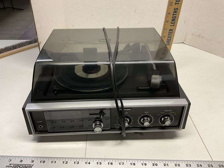Panasonic turntable and radio - Legacy Auction Company
