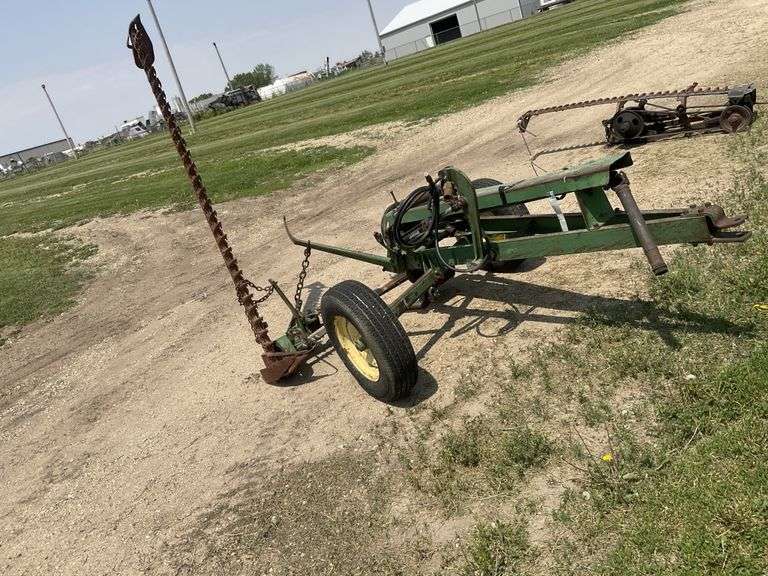 John Deere 37 sickle mower - Legacy Auction Company