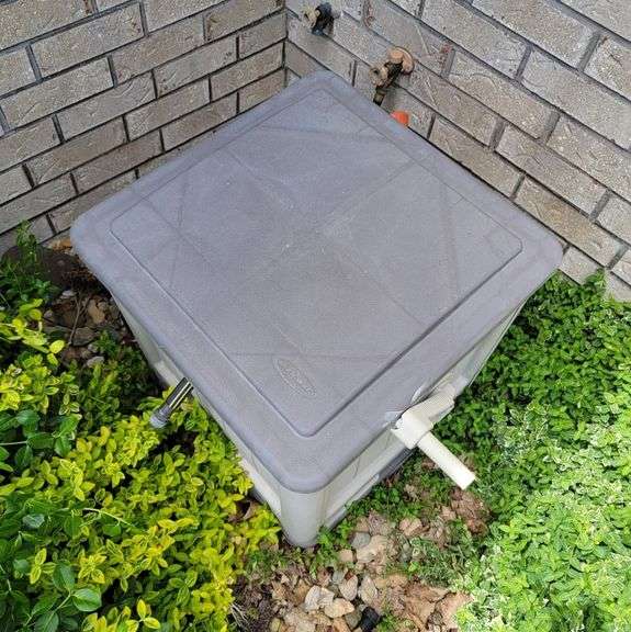 Suncrest Enclosed Hose Containment Unit With 100' - Legacy Auction Company