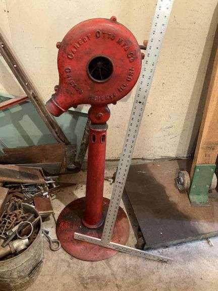 Vintage forge blower - Legacy Auction Company
