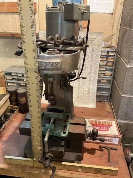 Rusnok Milling machine - Legacy Auction Company