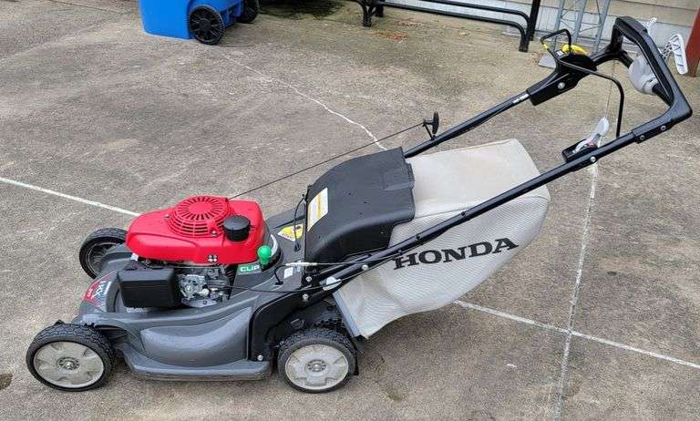 Honda "HRX 217 VYA" (21") 200cc Self Propelled - Legacy Auction Company