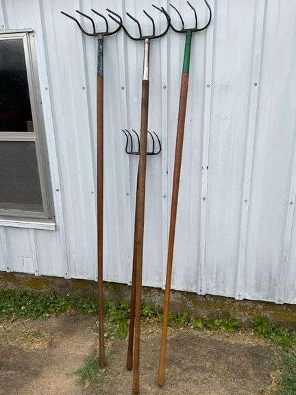 Corn rakes - Legacy Auction Company