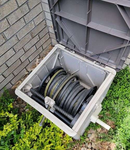 Suncrest Enclosed Hose Containment Unit With 100' - Legacy Auction Company