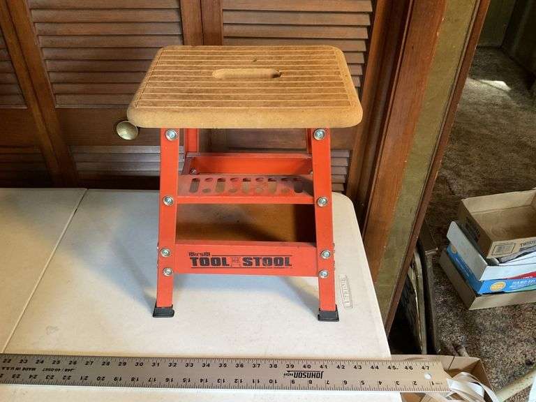 Hirsh tool stool - Legacy Auction Company