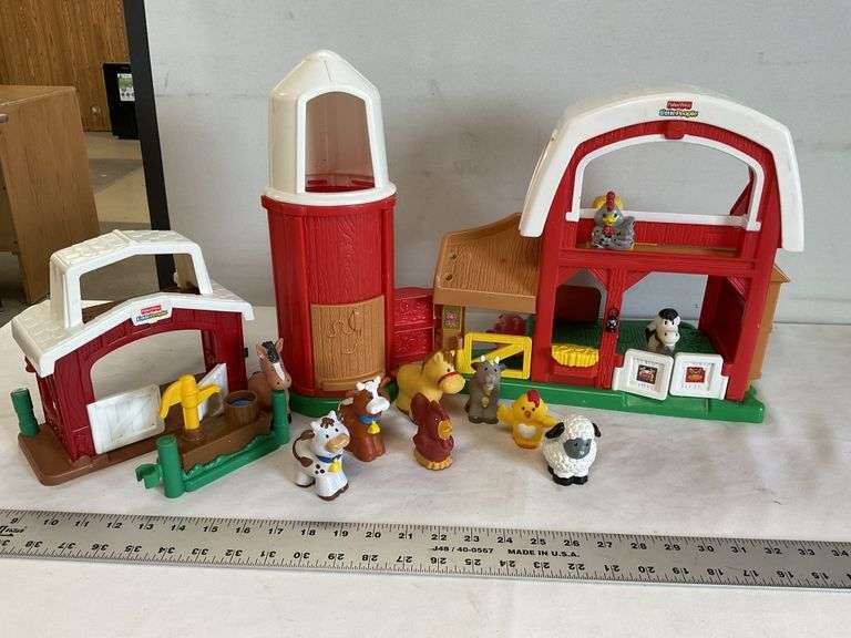 Fisher Price Little People Barn Set With tote - Legacy Auction Company