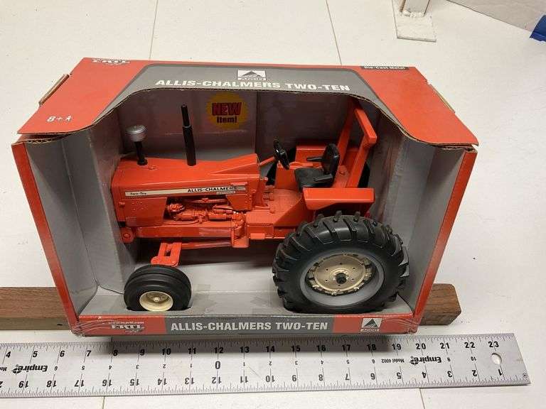 Allis-Chalmers 210 tractor - Legacy Auction Company