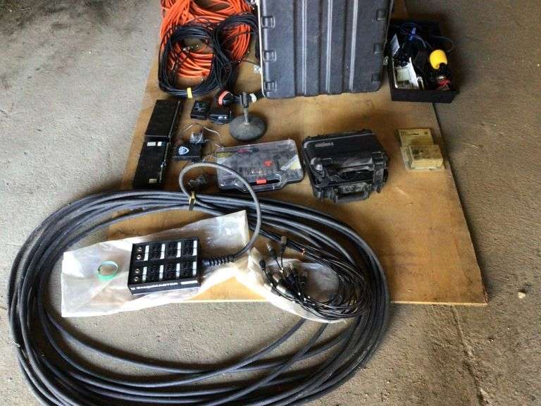 complete crate sound system with monitors. Main - Legacy Auction Company