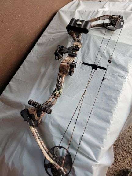 Left hand youth bear apprentice 2 compound bow - Legacy Auction Company