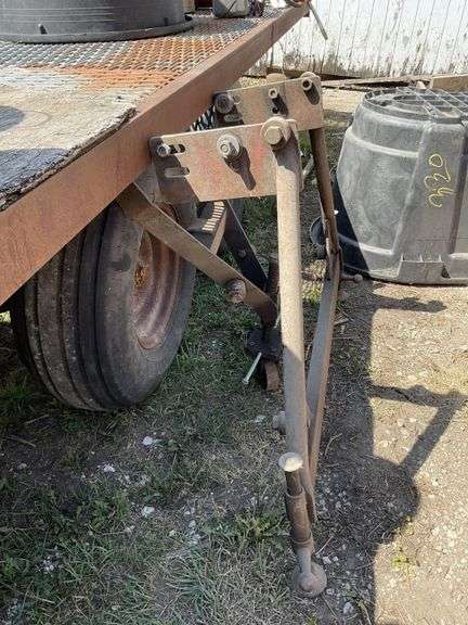 Stand for splitting Farmall tractors - Legacy Auction Company