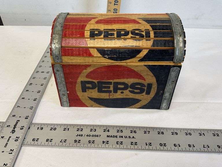 Pepsi Cola box - Legacy Auction Company