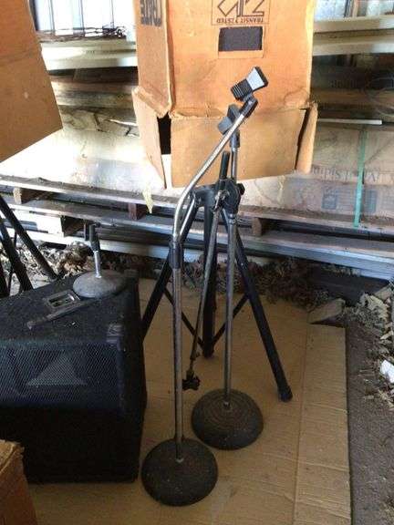 complete crate sound system with monitors. Main - Legacy Auction Company