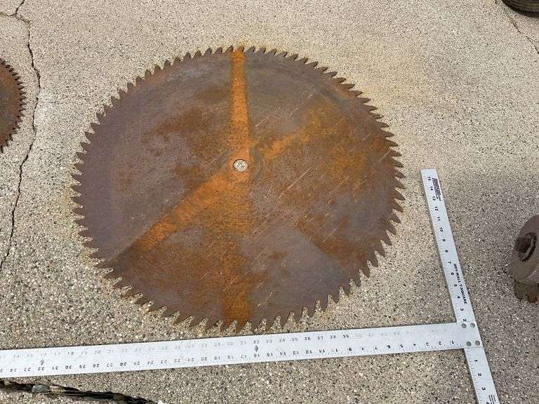 1- buzz saw blade - Legacy Auction Company