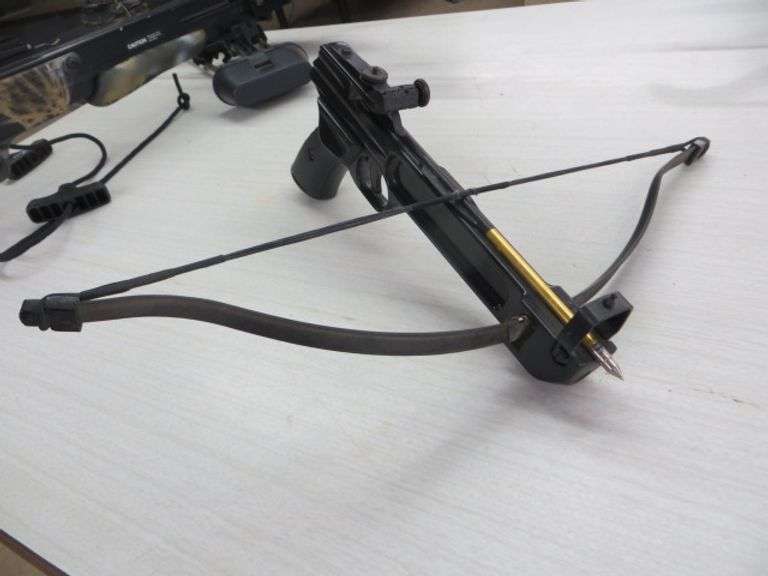 Barnett Phantom Pistol Crossbow - Lambrecht Auction, Inc.