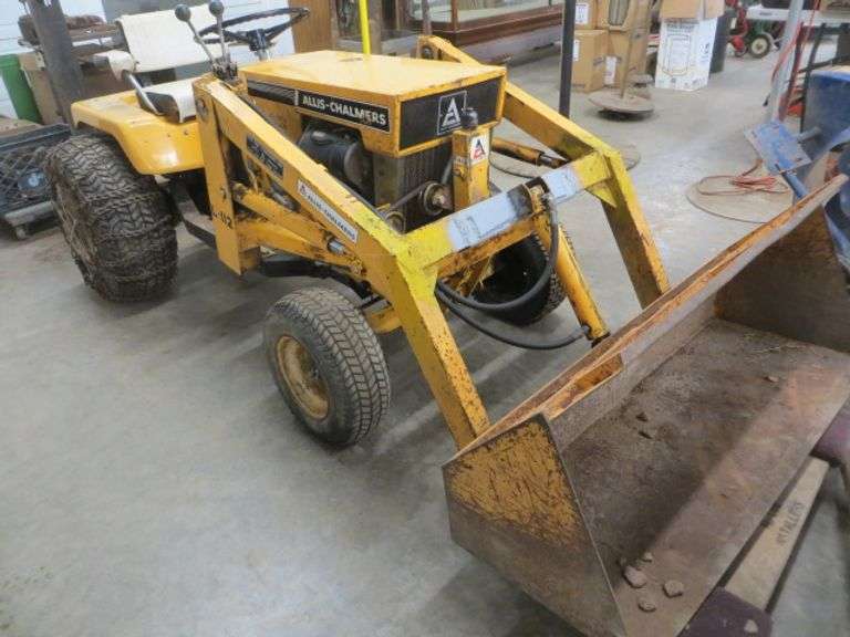 Allis-Chalmers B-212 Tractor with L-112 Loader - Lambrecht Auction, Inc.