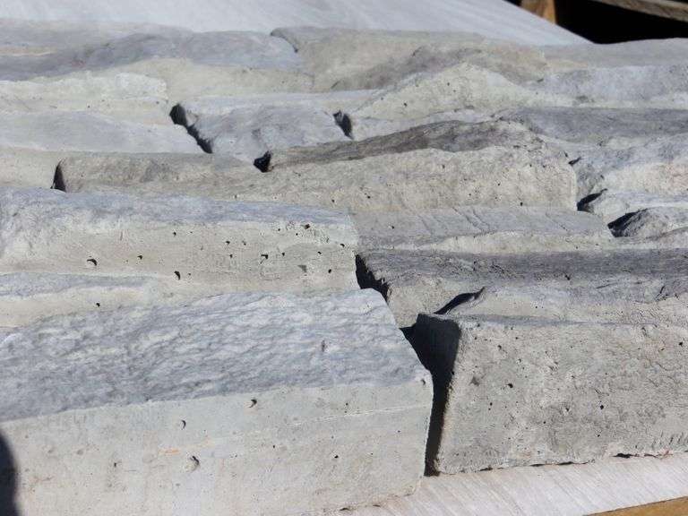 Timber Ledge Midnight Slate Stone Veneer - Lambrecht Auction, Inc.