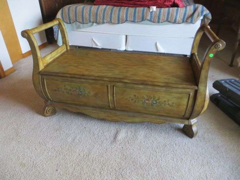 Bench Seat Blanket Chest - Lambrecht Auction, Inc.