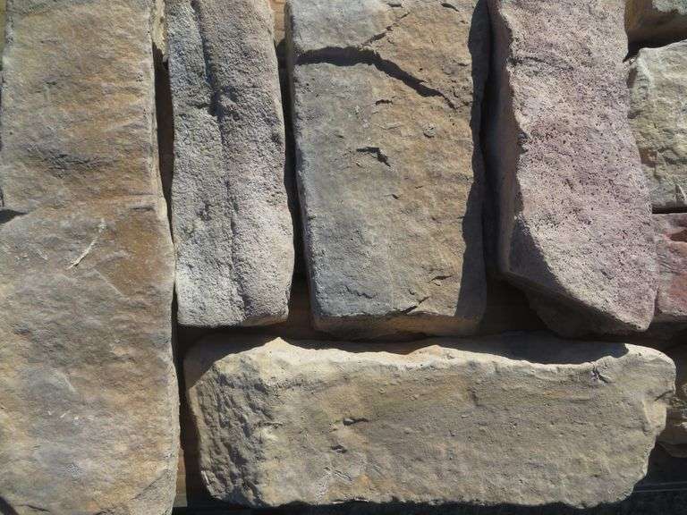 Country Ledge Chardonnay Stone Veneer - Lambrecht Auction, Inc.