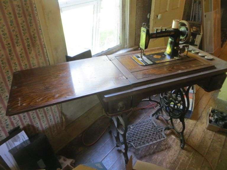 Knickerbocker Treadle Sewing Machine - Lambrecht Auction, Inc.