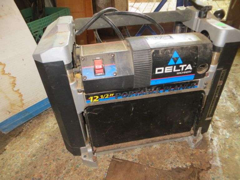 Delta 12.5" x 6" Planer - Lambrecht Auction, Inc.