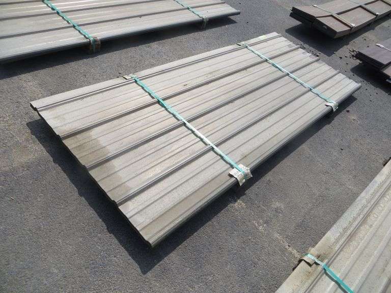 Dull Galvanized Metal Panel 3' x 8' - Lambrecht Auction, Inc.