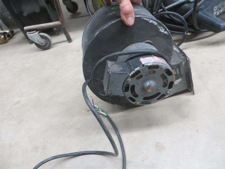 Small Squirrel Cage Blower - Lambrecht Auction, Inc.