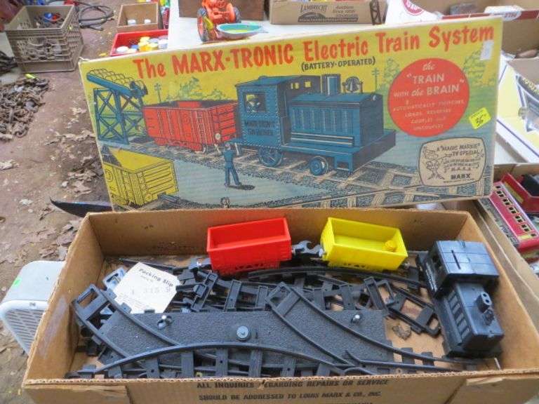 Marx Battery Operated Train - Lambrecht Auction, Inc.