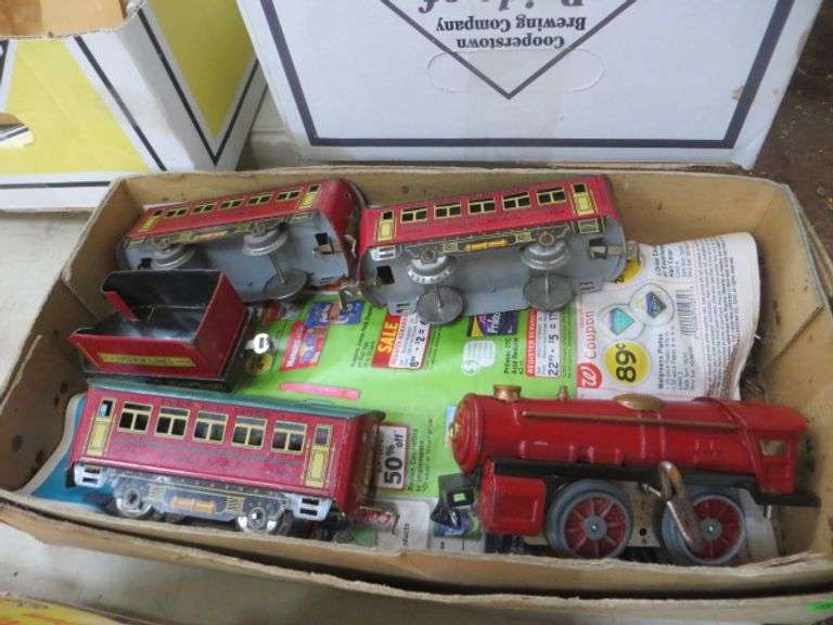 Ives Wind-up Tin Train Set - Lambrecht Auction, Inc.