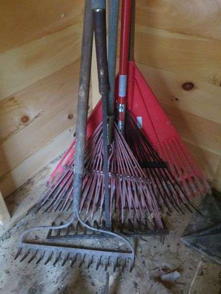 Garden & Leaf Rakes - Lambrecht Auction, Inc.