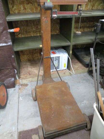 Howe Platform Scale - Lambrecht Auction, Inc.