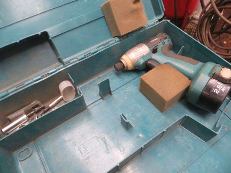 Makita Impact Gun - Lambrecht Auction, Inc.