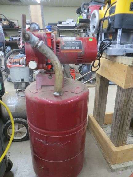 Red Jacket Shallow Well Pump With Tank - Lambrecht Auction, Inc.