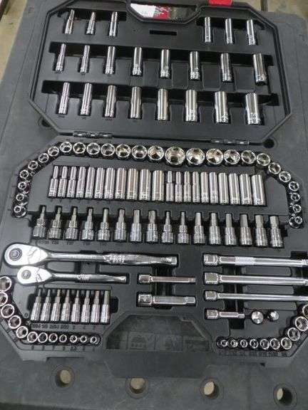 125 piece Husky Mechanic Tool Kit - Lambrecht Auction, Inc.