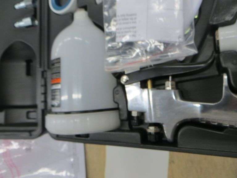 Husky HVLP Spray Gun Kit Model 793 334 - Lambrecht Auction, Inc.
