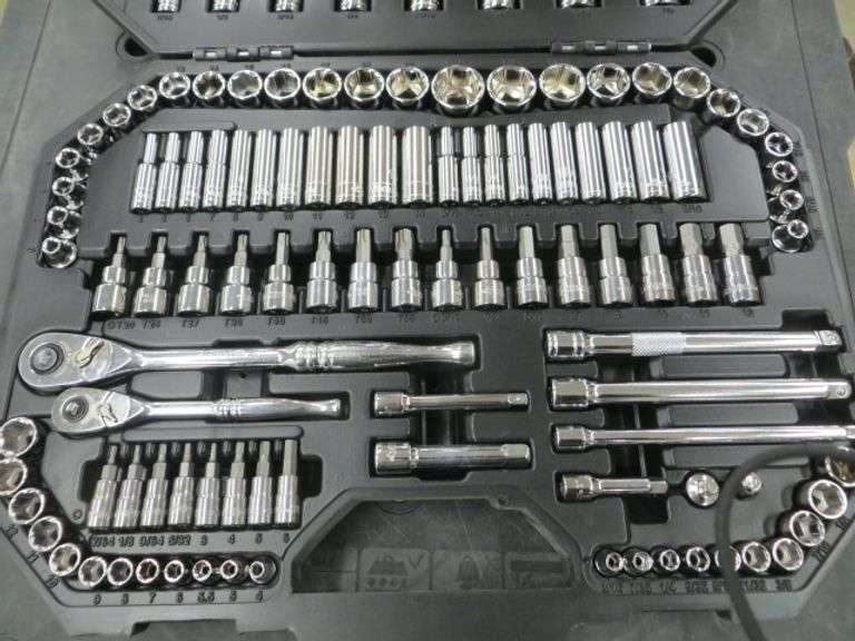 125 piece Husky Mechanic Tool Kit - Lambrecht Auction, Inc.