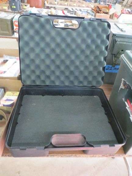 Doskocil Large Padded Hand Gun Case - Lambrecht Auction, Inc.