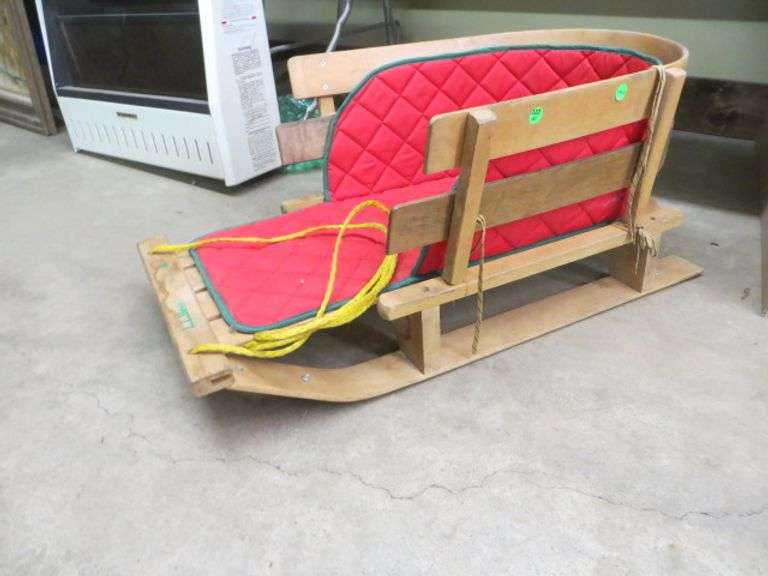 LL Bean Childs Pull Sled - Lambrecht Auction, Inc.