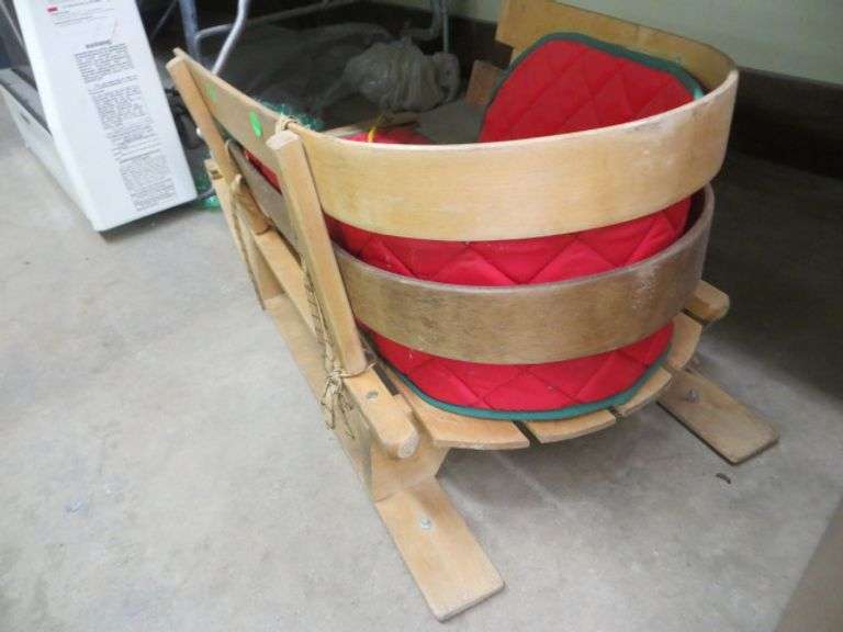 LL Bean Childs Pull Sled - Lambrecht Auction, Inc.