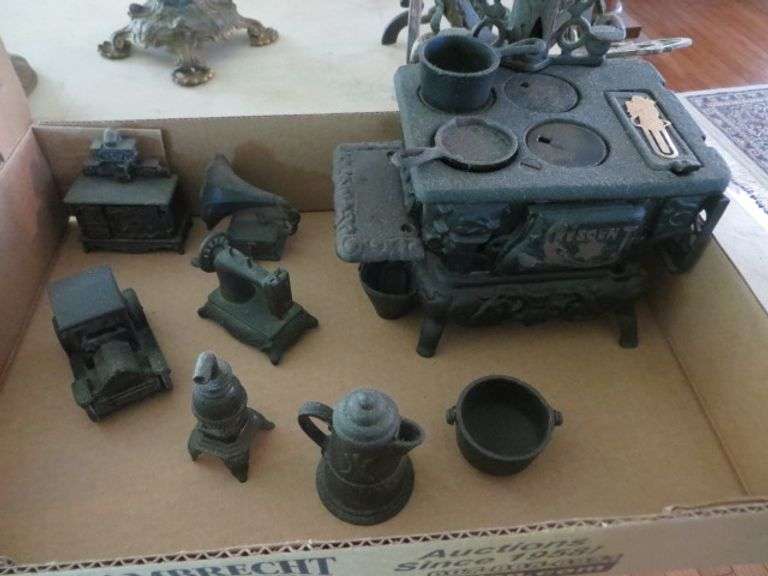 Cast Iron Miniatures - Lambrecht Auction, Inc.