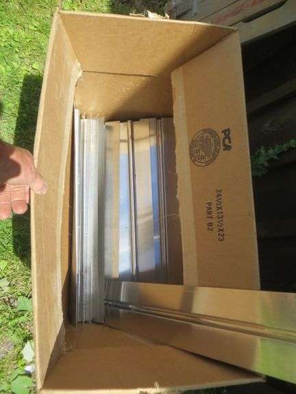 Pex Light Aluminum Heat Tube Holders - Lambrecht Auction, Inc.