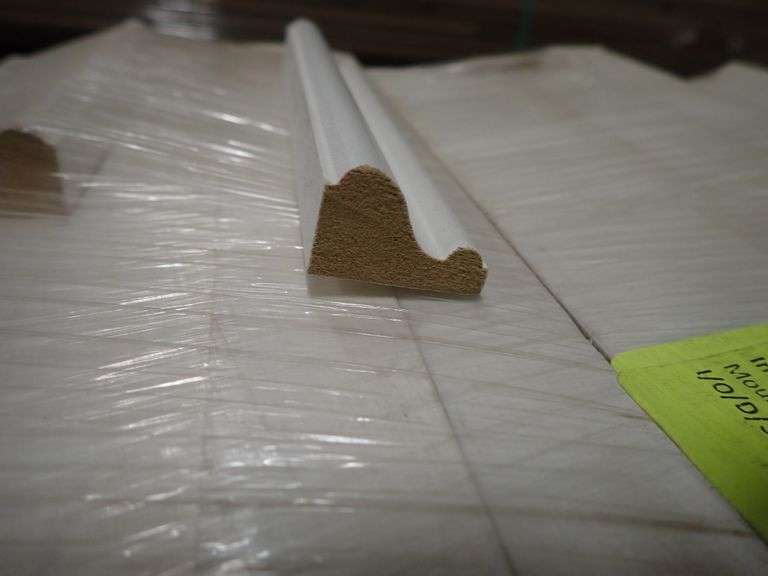 MDF Base Cap Moulding 1 1/8" x 8' - Lambrecht Auction, Inc.