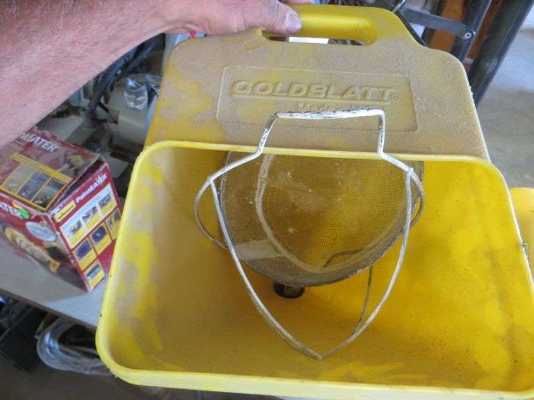 Goldblatt Pattern Pistol Texture Sprayer - Lambrecht Auction, Inc.