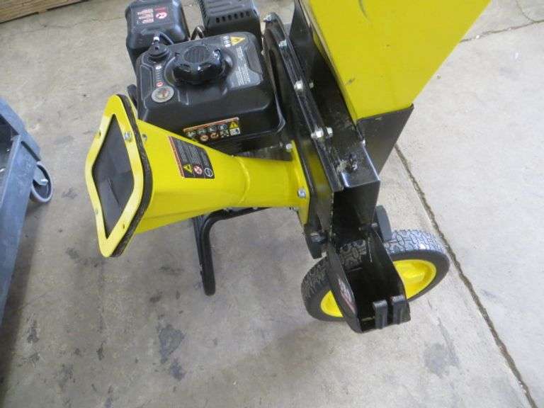 Champion Gas Powered Wood Chipper 224cc - Lambrecht Auction, Inc.