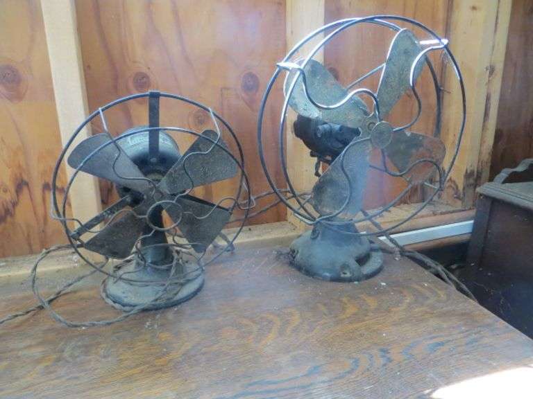 Vintage Finger Chopping Fans - Lambrecht Auction, Inc.