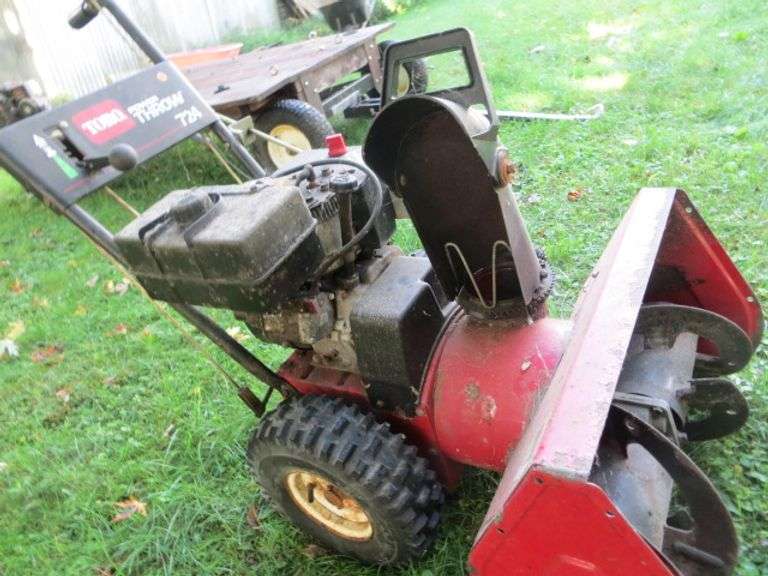 Toro 724 Snow Blower - Lambrecht Auction, Inc.