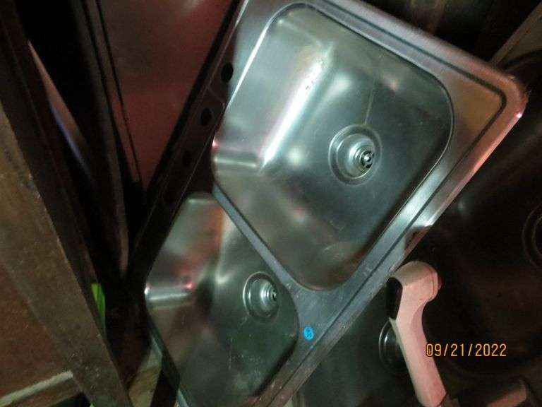 Two Used SS Kitchen Sinks - Lambrecht Auction, Inc.