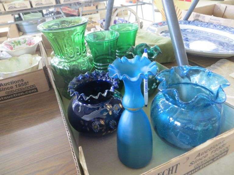 Assorted Glass Vases - Lambrecht Auction, Inc.