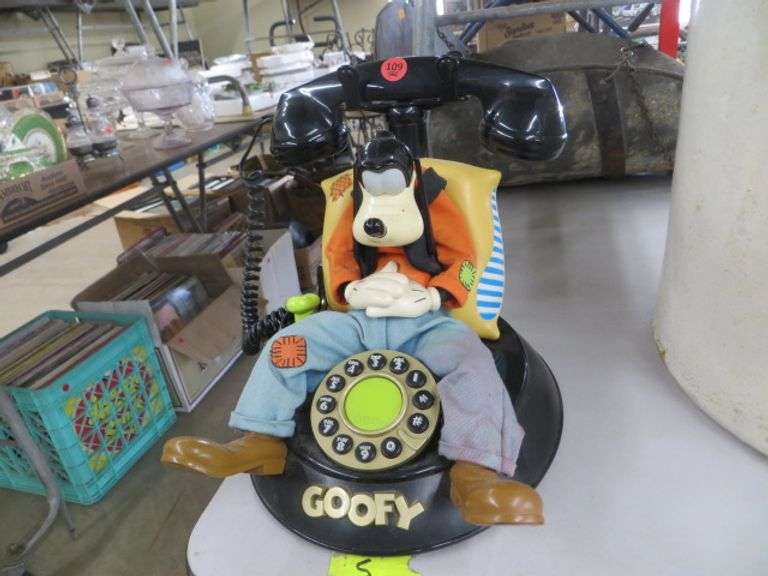 Dozing And Talking Goofy Phone - Lambrecht Auction, Inc.