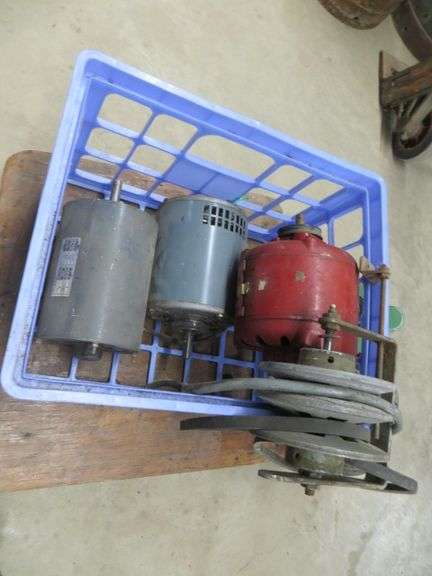Five Electric Motors, Pulley w/ belts - Lambrecht Auction, Inc.