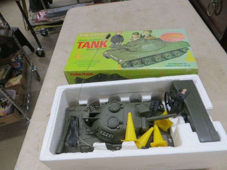 Vintage Radio Shack Radio Controlled Tank - Lambrecht Auction, Inc.